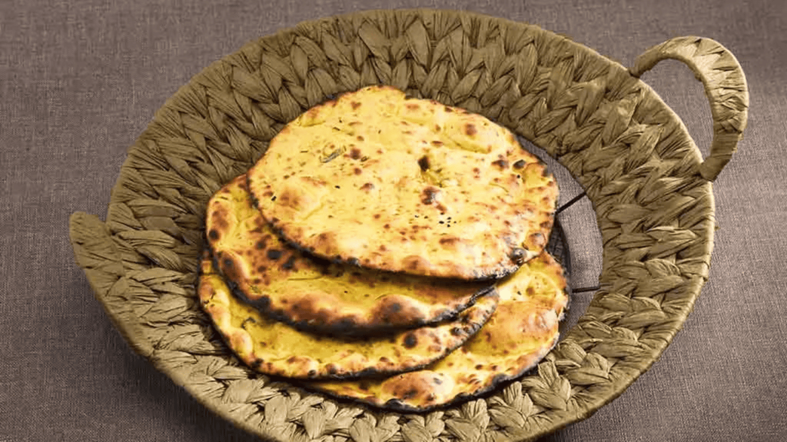 Missi Roti Recipe - How to make Missi Roti (मिस्सी रोटी) | Livofy